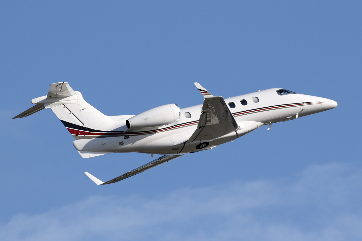 Phenom 300E Review - The Jet Collection